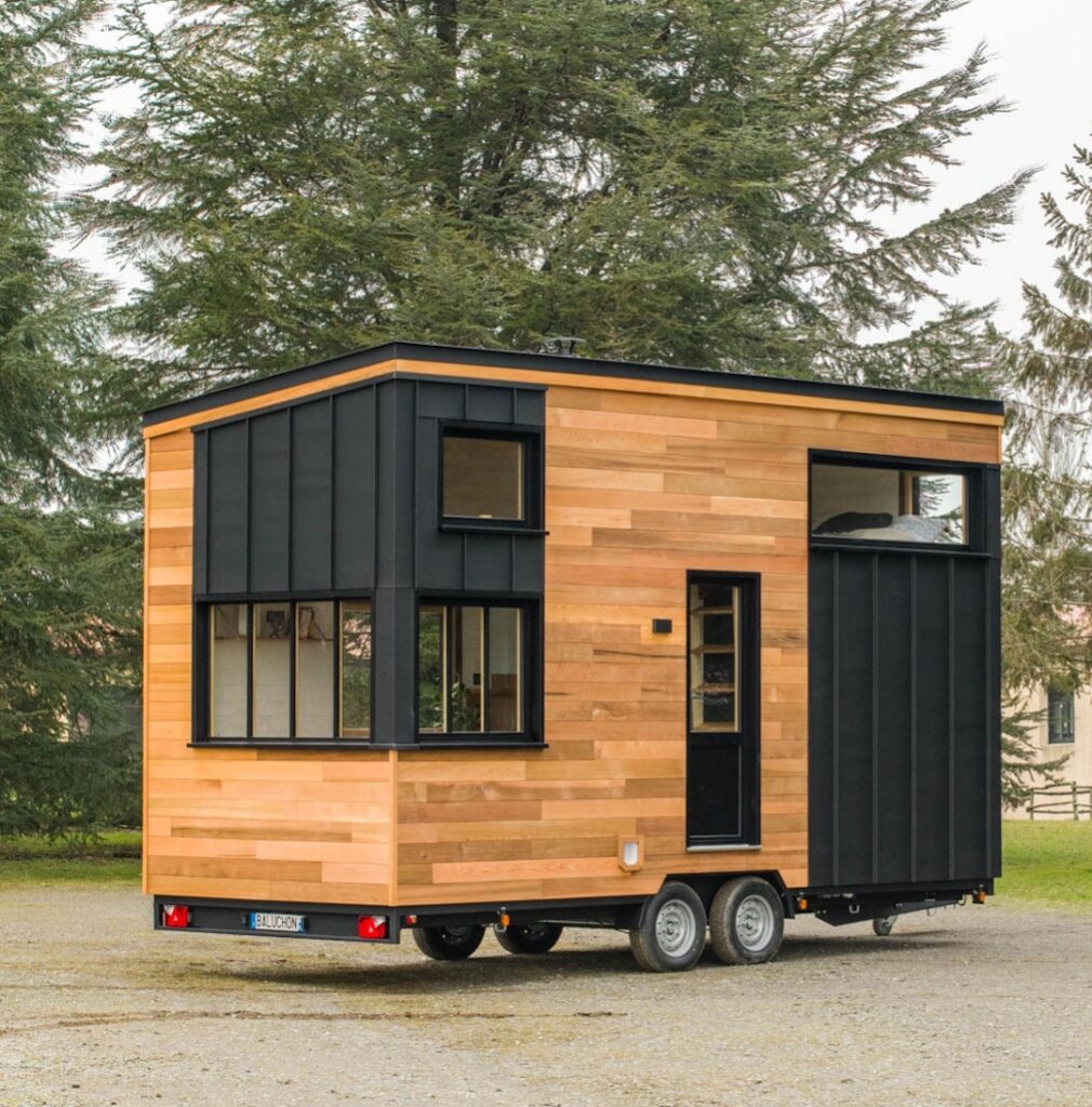 CUTE CONTAINER HOUSE ON WHEELS - TINY HOUSE