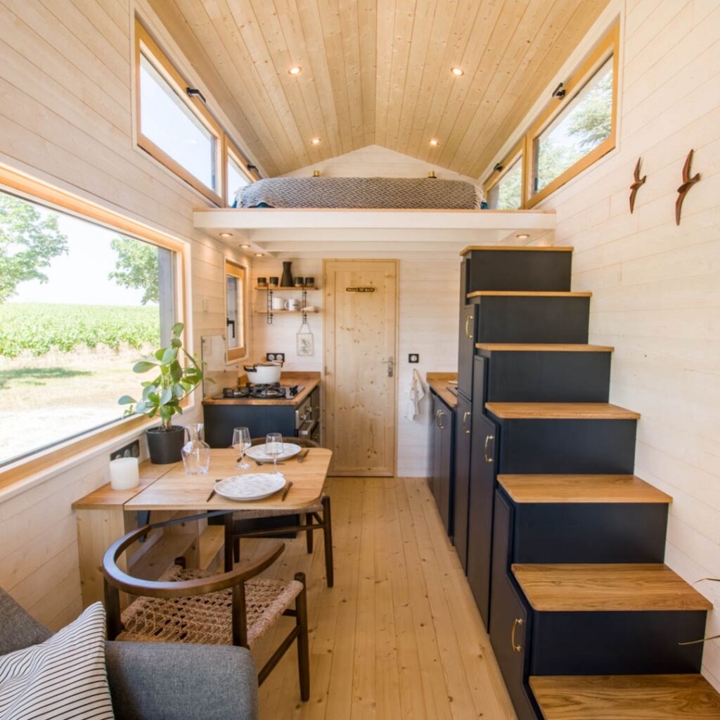 CUTE CONTAINER HOUSE ON WHEELS - TINY HOUSE
