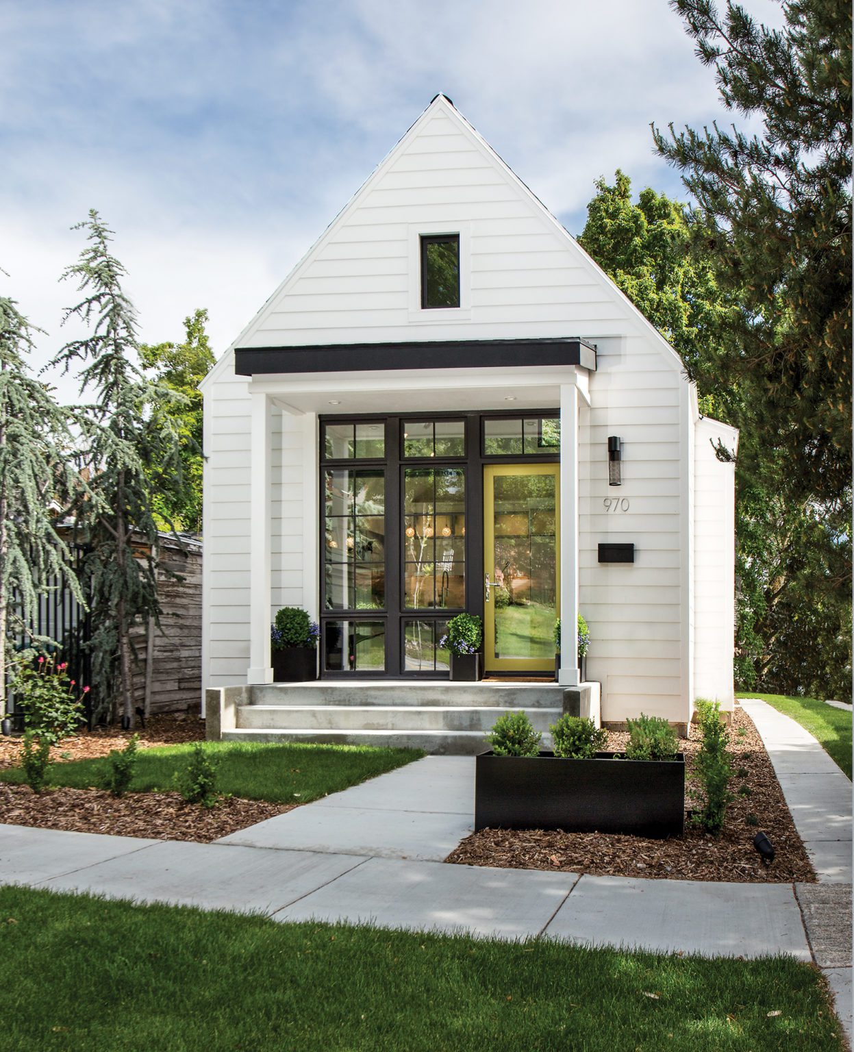 WHITE AND TINY HOUSE - TINY HOUSE